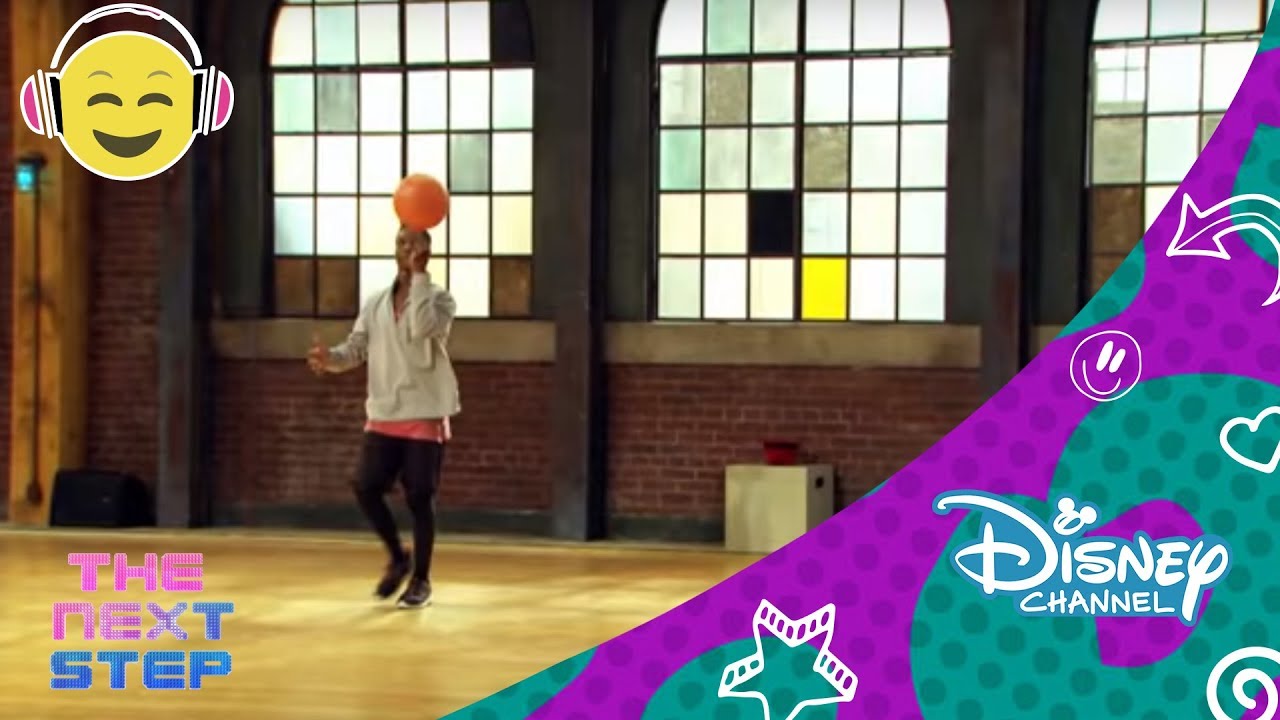 The Next Step: West vs Shannon | Disney Channel Oficial - YouTube