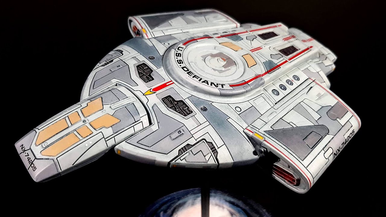 Building the USS Defiant - Captain Sisko's mighty warship - YouTube