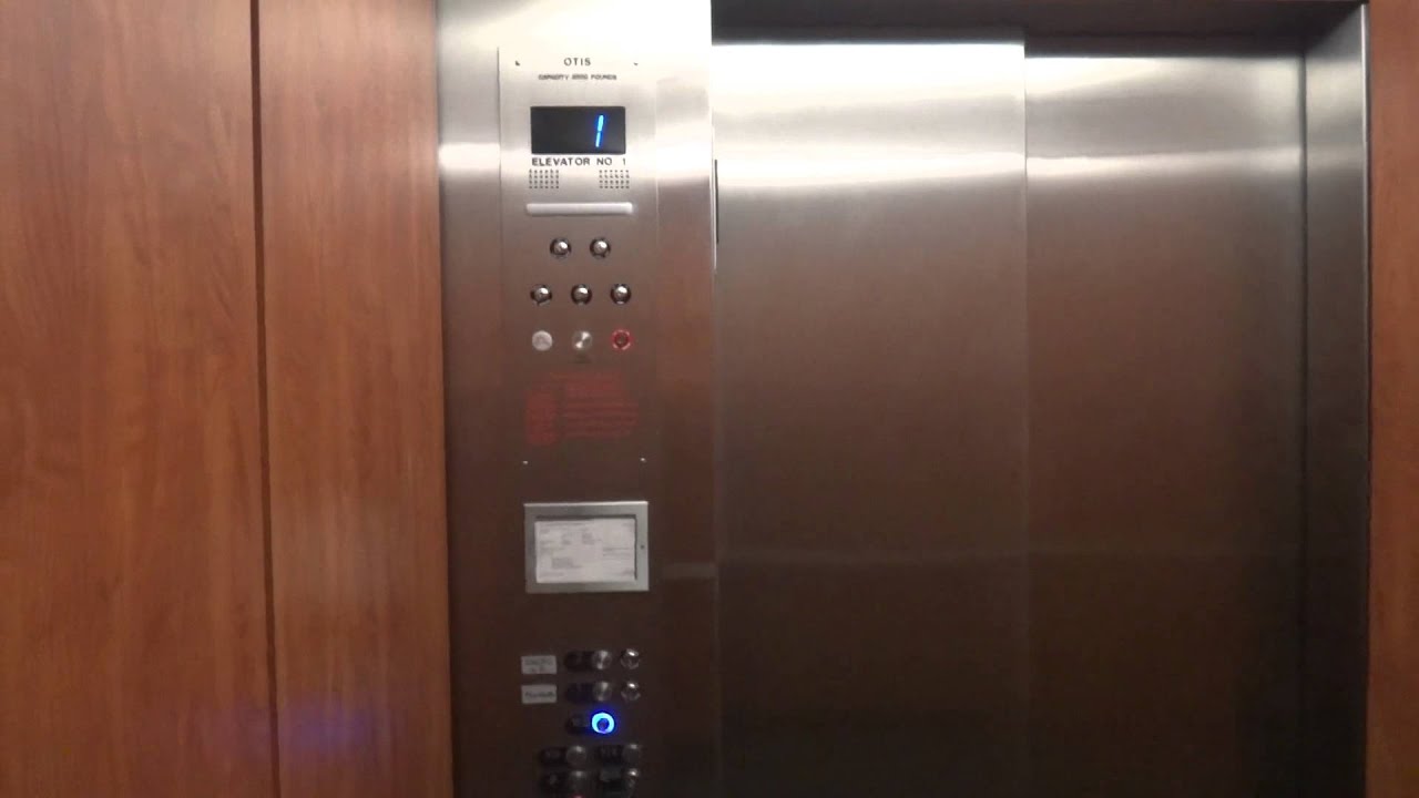 Otis Hydraulic Elevator @ Lord & Taylor (now Marshalls), Bishops Corner ...