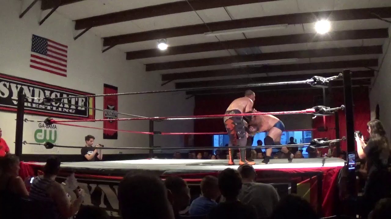 Jaxon Vile vs Matt Gilbert - YouTube
