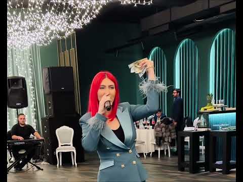 Loredana Pavel- multă lume are fete / ortice furtună ar veni / cine are un băiat - live la eveniment