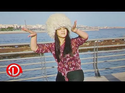 Bakının Mərkəzində qeyri adi Rəqsleri ilə Hamida maraga sebeb oldular / 2018