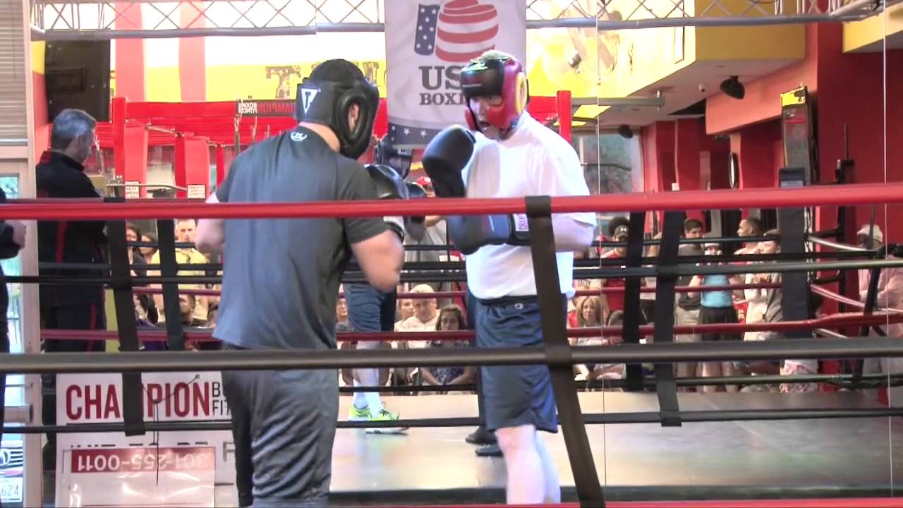 2 Mark Molesworth vs Adrian Astiz - YouTube