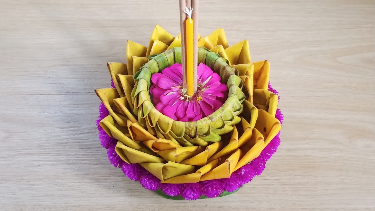 กระทงใบตอง how to make krathong banana leaf - YouTube