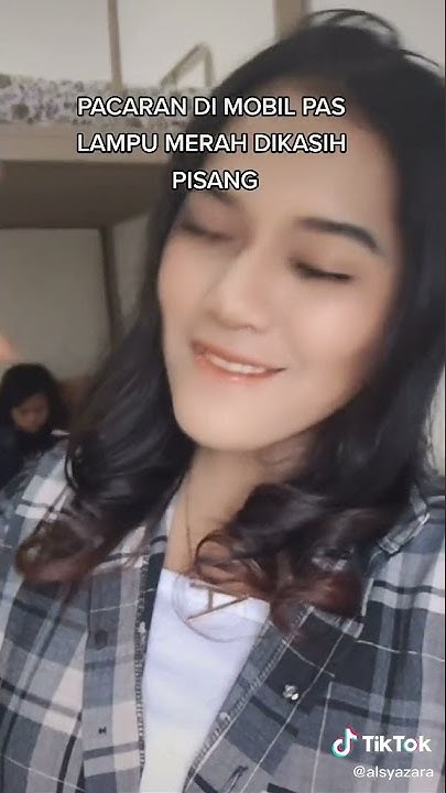 Cewek suka nyepong di mobil - YouTube