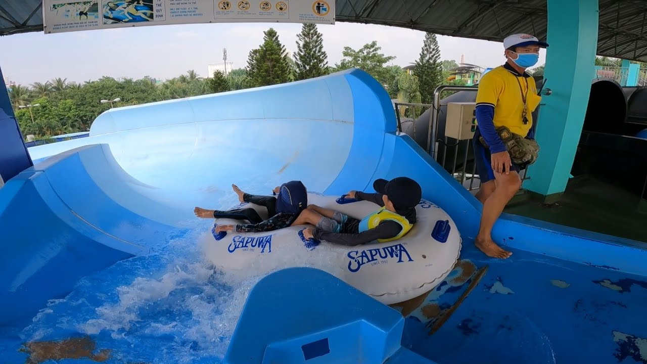 Hieu at Dam Sen Water Park Saigon Vietnam, Thu 15-12-22 - YouTube