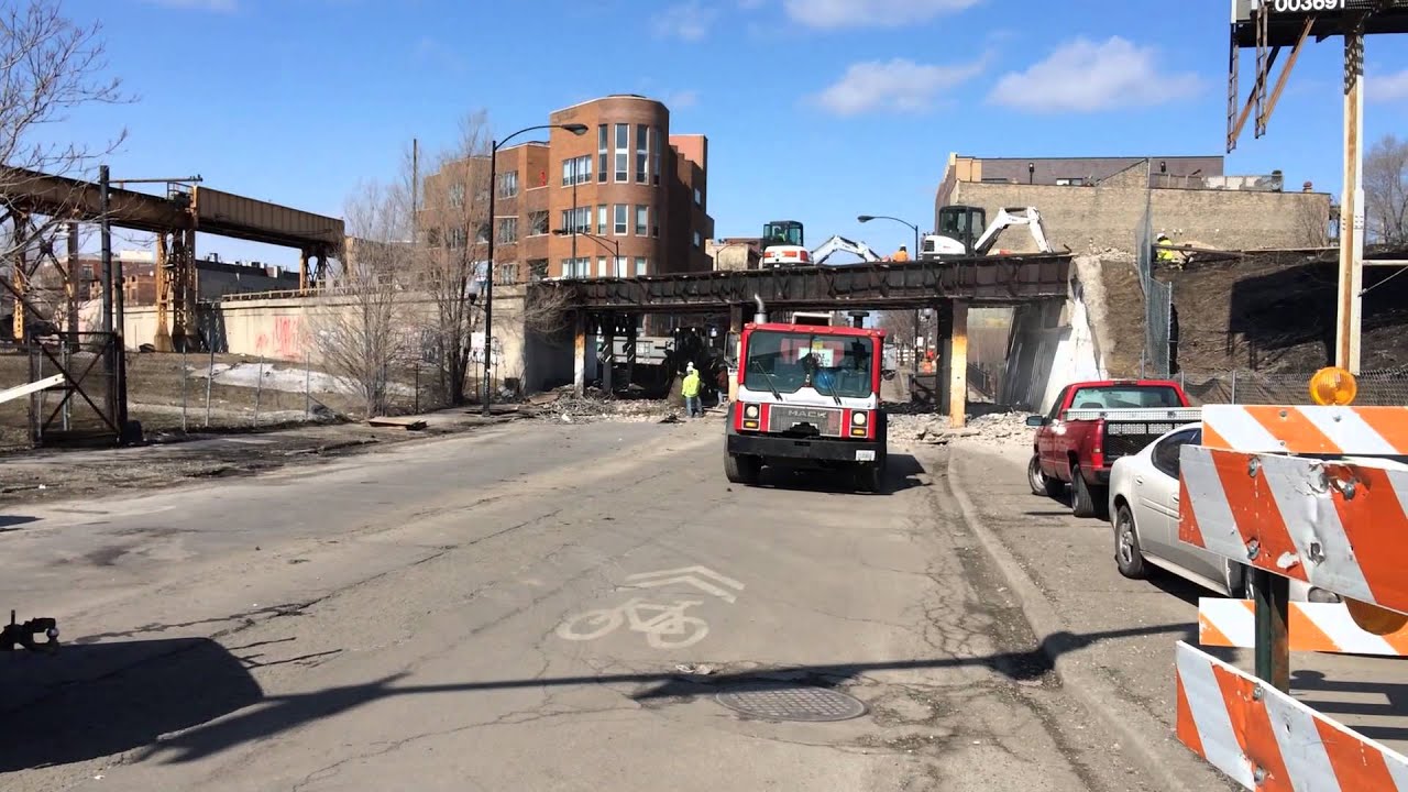 Milwaukee bridge demolition 3/15/14 - YouTube