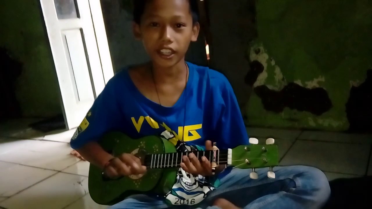 Belajar Gitar Senar 4 Ukulele - YouTube