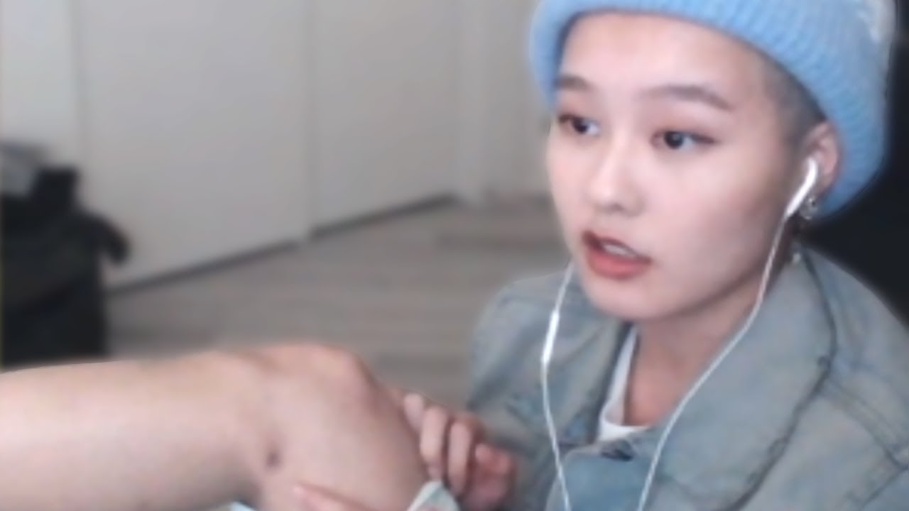 Daph permanently scarred herself | clips - YouTube