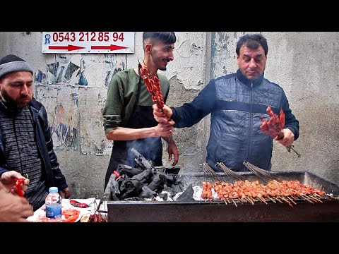 Tek Seferde 100 Şiş Yiyen Müşterim Var! - Sokak Lezzetleri