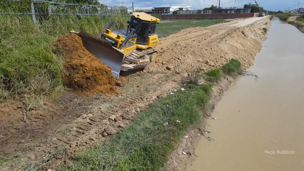 Best Technology Stronger Power Mighty Machines Bulldozer Pushing Dirt ...