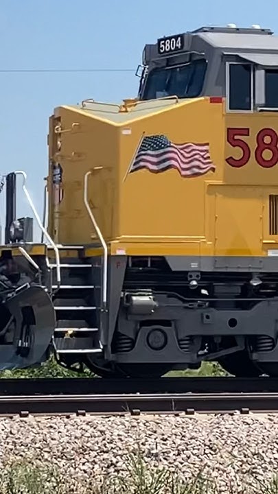 UP #5804 (Justin, TX) - YouTube