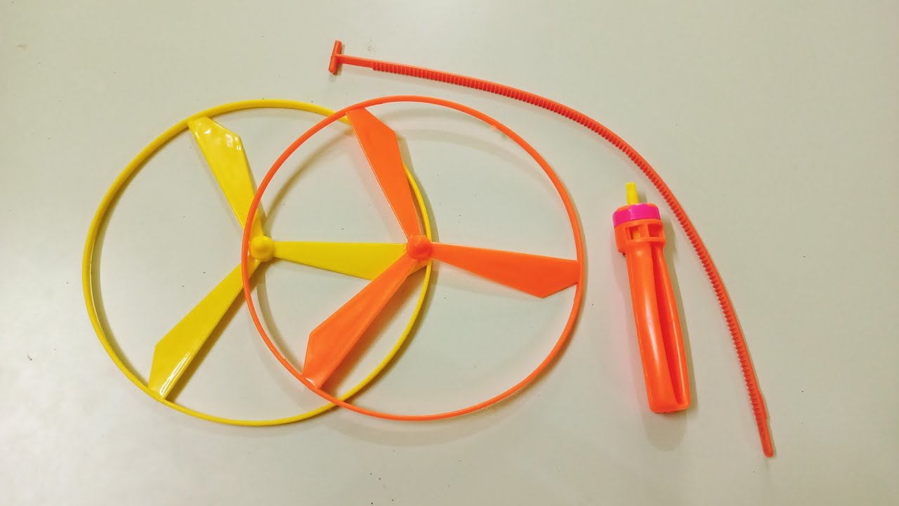 130 plastic flying disc - YouTube