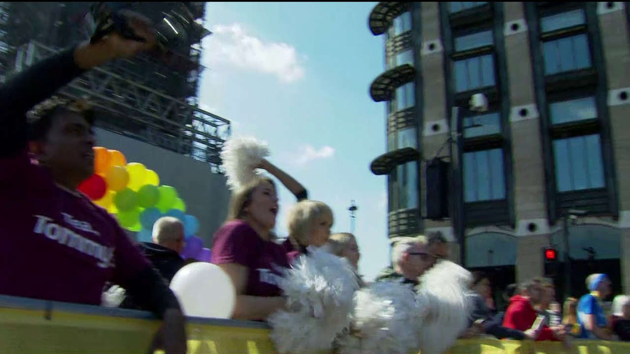 Tommy's rainbow cheer point at the London Landmarks Half Marathon 2019 ...