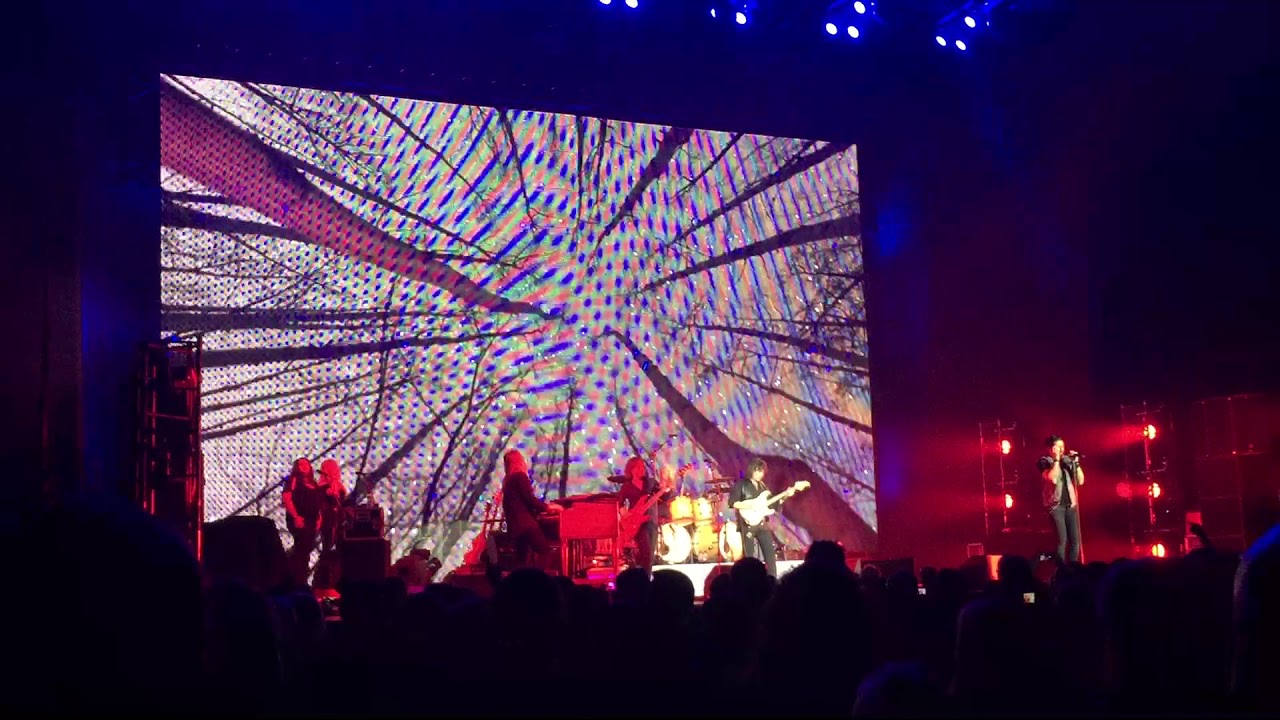 Ritchie Blackmore's Rainbow - Mistreated Live The O2 - YouTube