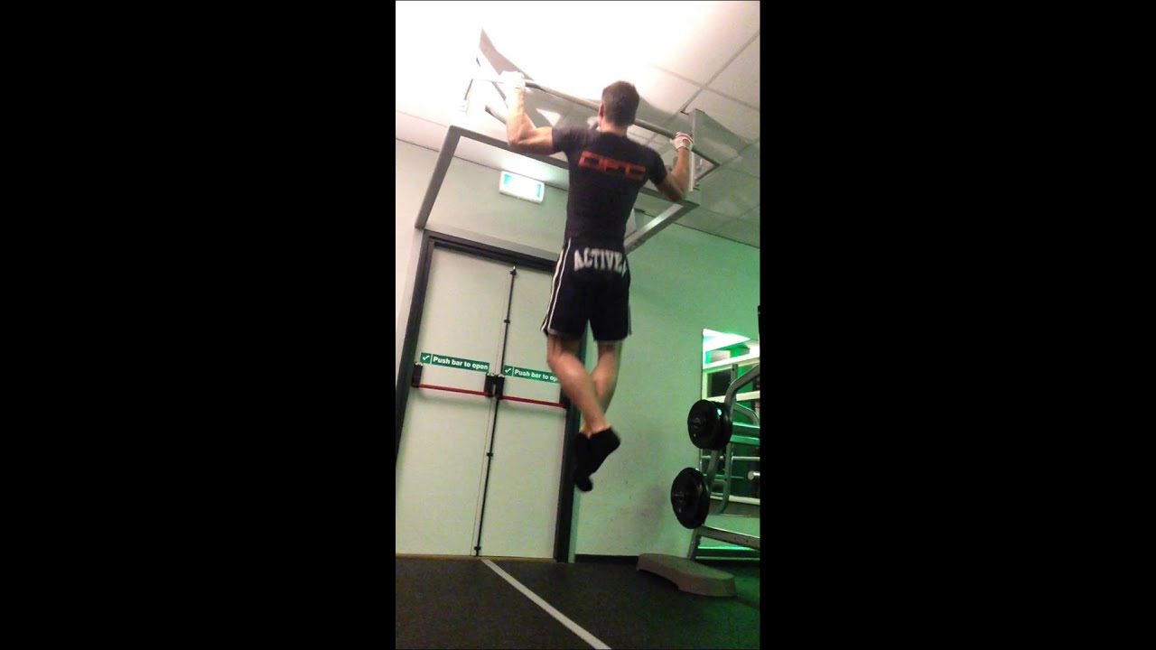 Gorilla Sportswear pull-up contest. - YouTube