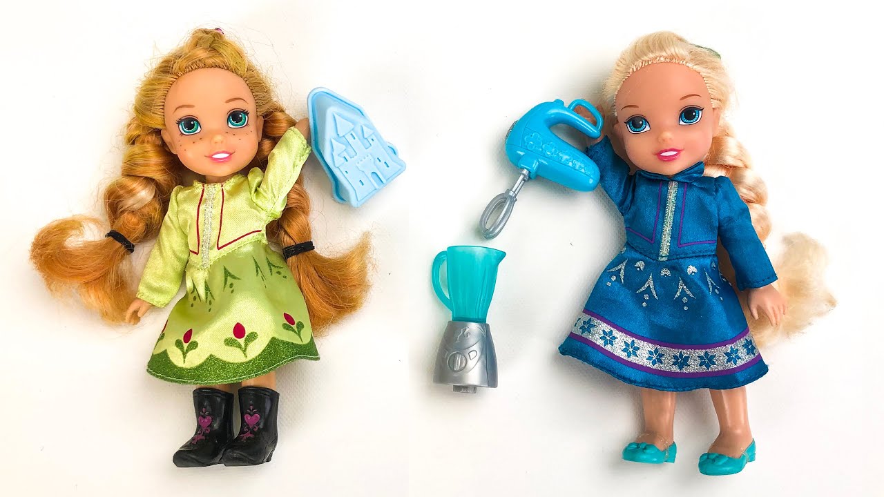 Elsa and Anna toddlers make a cake for Kristoff's birthday - YouTube