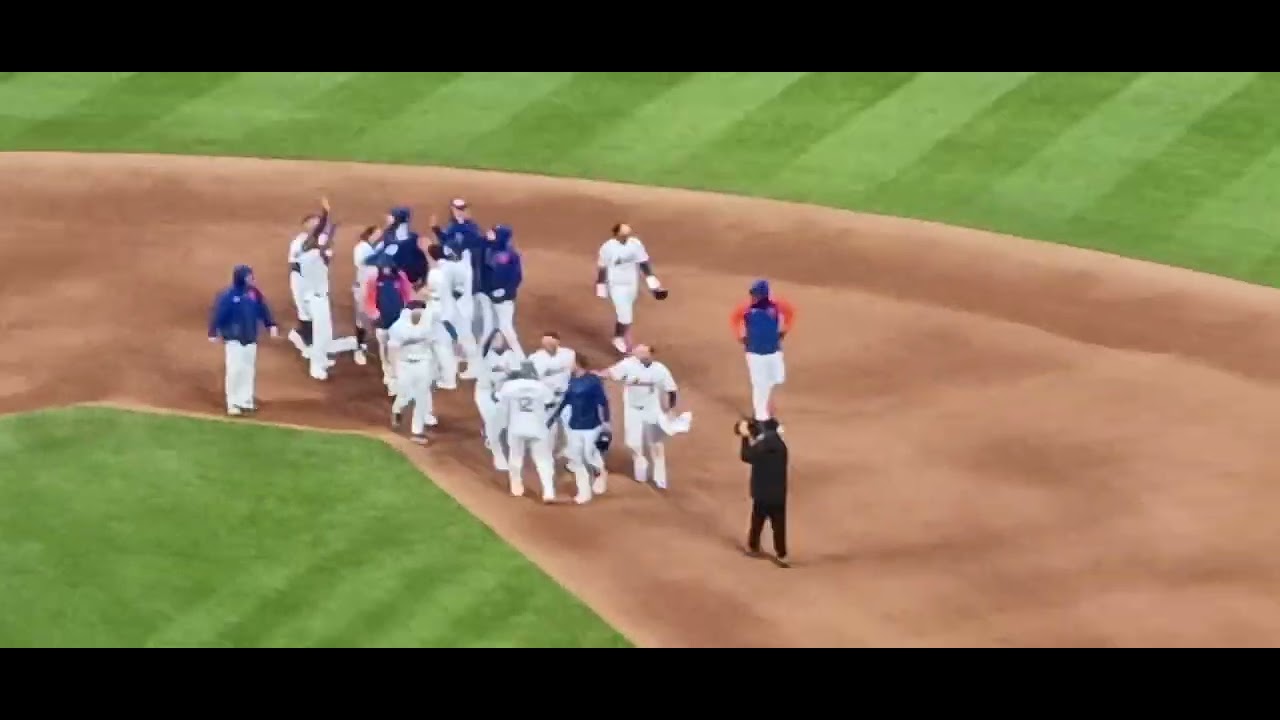 New York Mets up-close - Mets win on walk off single by Tyrone Travis ...