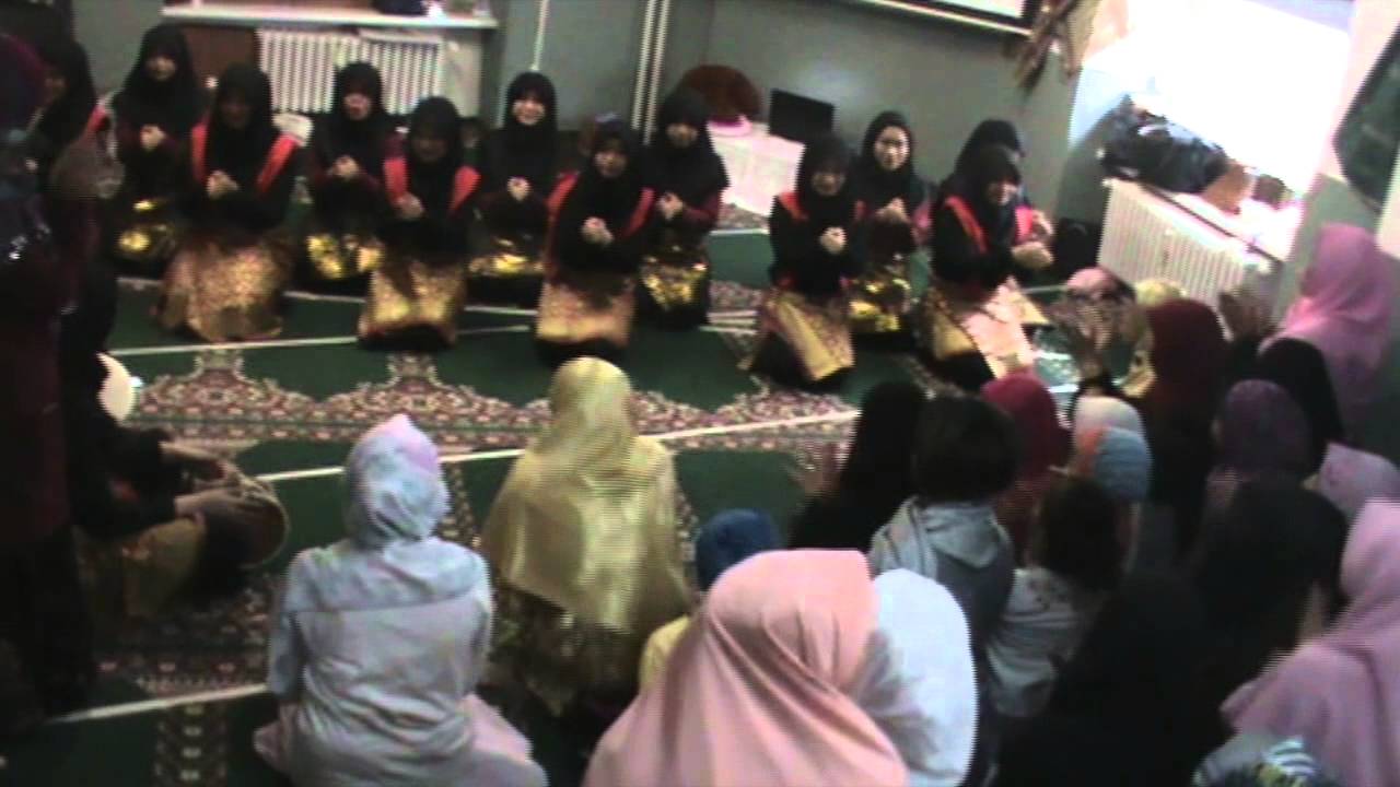 Saman Dance Muslimah Day 2015 Berlin, Germany - YouTube