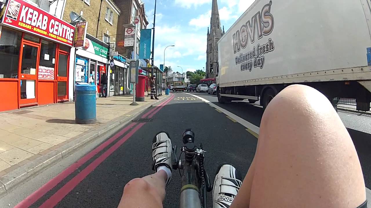 Hovis Bakery lorry driver is awesome GN08CWK - YouTube