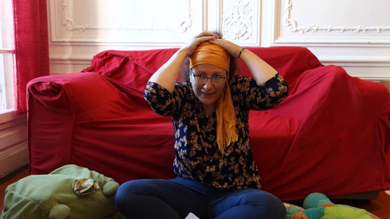 Chanson # 26 - Mon Petit Lapin S'est Caché Dans Le Jardin - YouTube