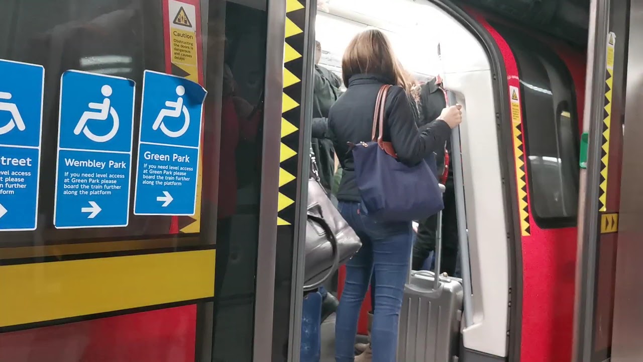 Platform Edge Doors Open at Westminster - YouTube