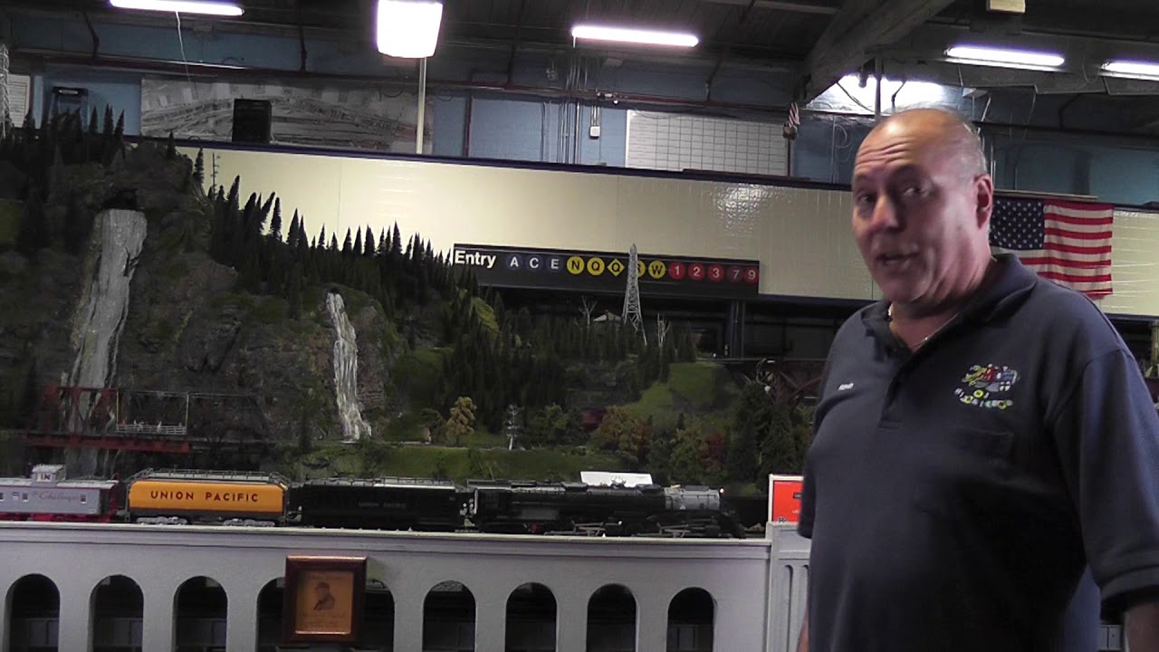 Lionel Vision Line UP Challenger Video Review - YouTube