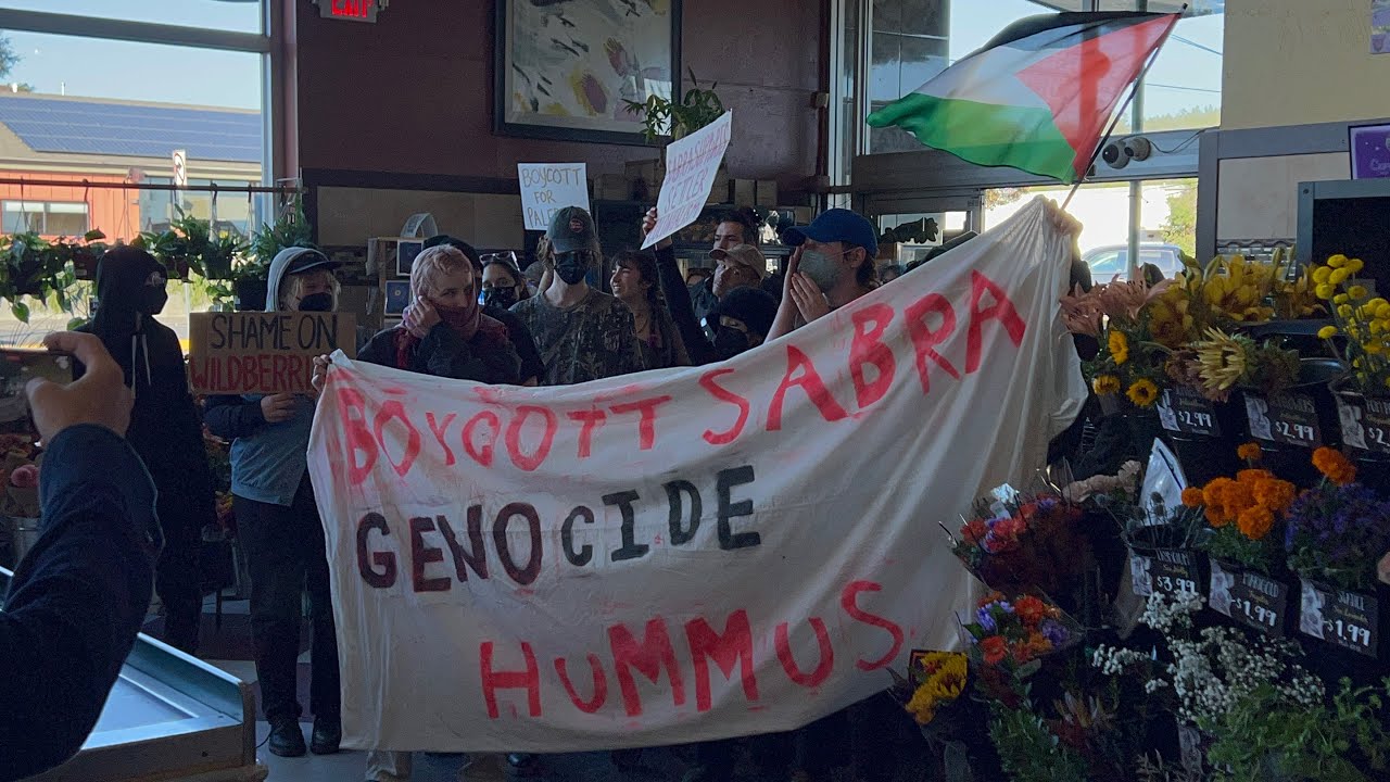 Sabra Hummus boy😼 PROTEST at grocery market handled by staff at ...