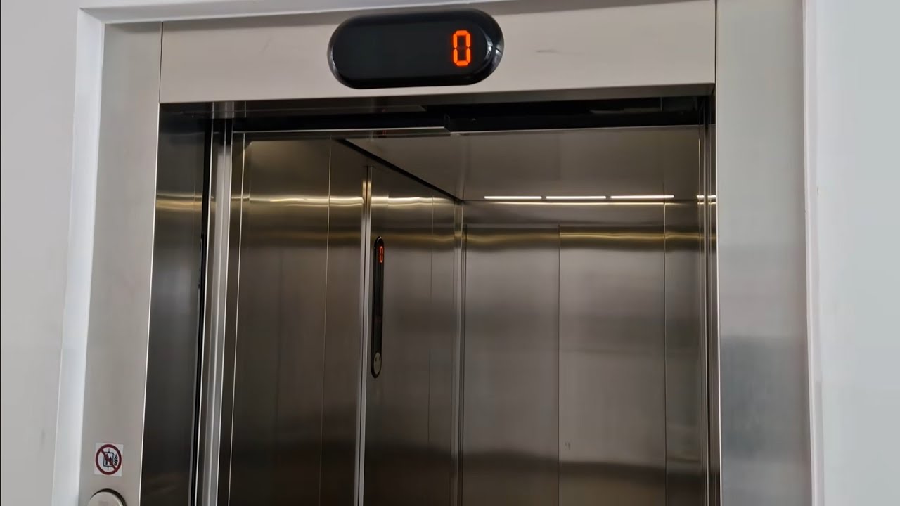 Schöner Kone EcoDisc KSS 470 Aufzug (Nice Kone EcoDisc KSS 470 lift ...