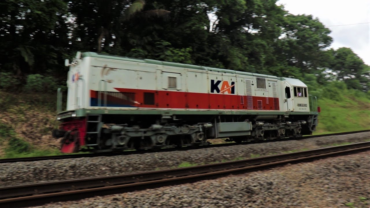 Railfanning Today, Many Trains Passing Here | Java Railfanning - YouTube