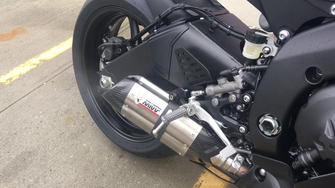 2017 Yamaha R6 Stock Exhaust Vs Mivv Slip On - YouTube