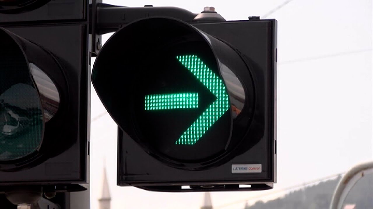 USLOVNI ZNAK NA SEMAFORU....STOP 709 - YouTube