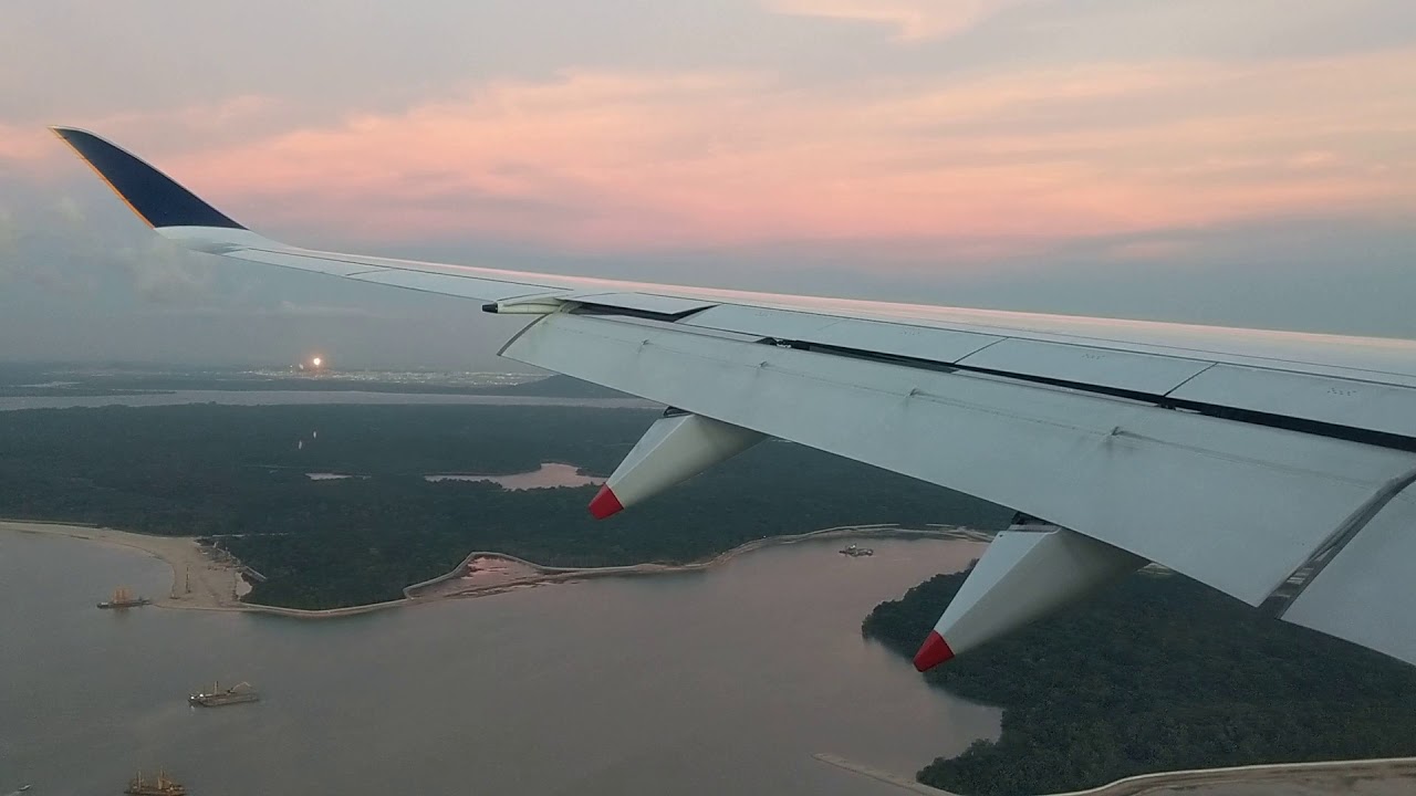 Singapore Airlines Airbus A350-900 STUNNING SUNSET Landing in Singapore ...