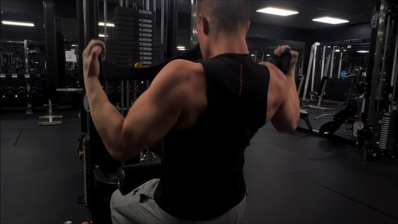 Day 10 Lean Bulk - Back & Biceps! - YouTube