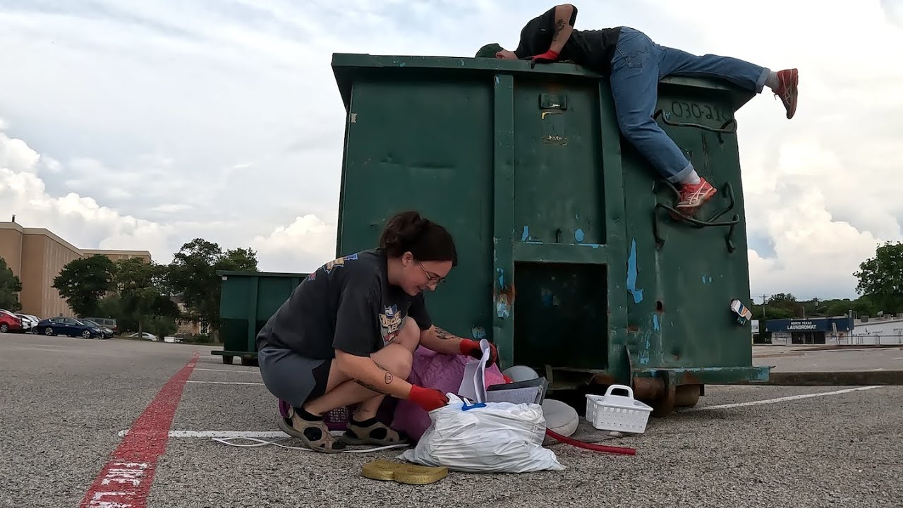 Roll Away Dumpsters at the College! First Day of Move out! - YouTube