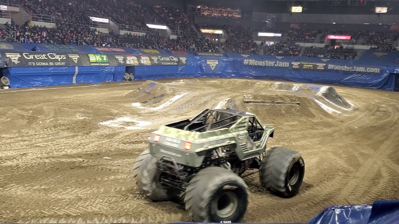 Monster jam triple threat Providence Rhode Island 2020 - YouTube