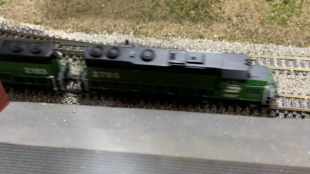 Railfanning QUICKES: N Scale Burlington Northern Model Train - YouTube