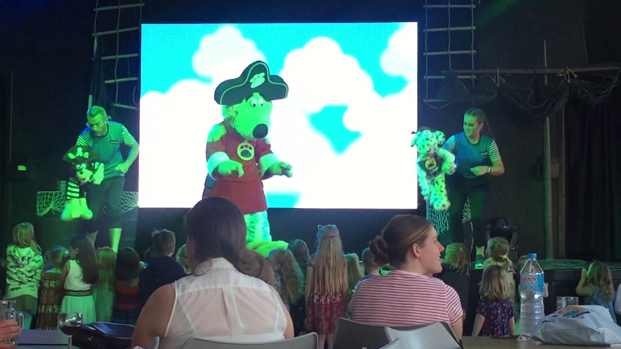 Captain T and The Superdogs Pirate Show - YouTube