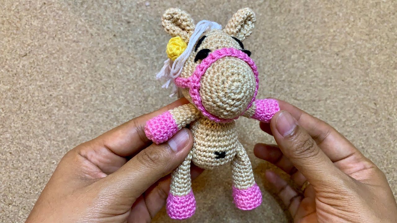 Crochet horse tutorial - YouTube