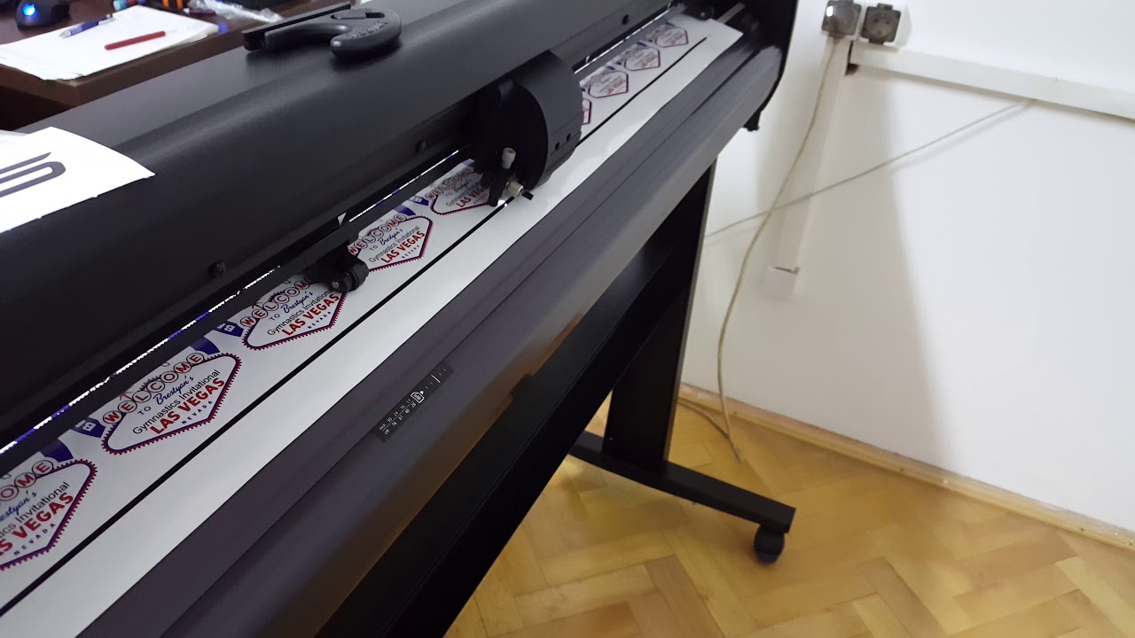 Contour cut labels Summa D140R FX - YouTube