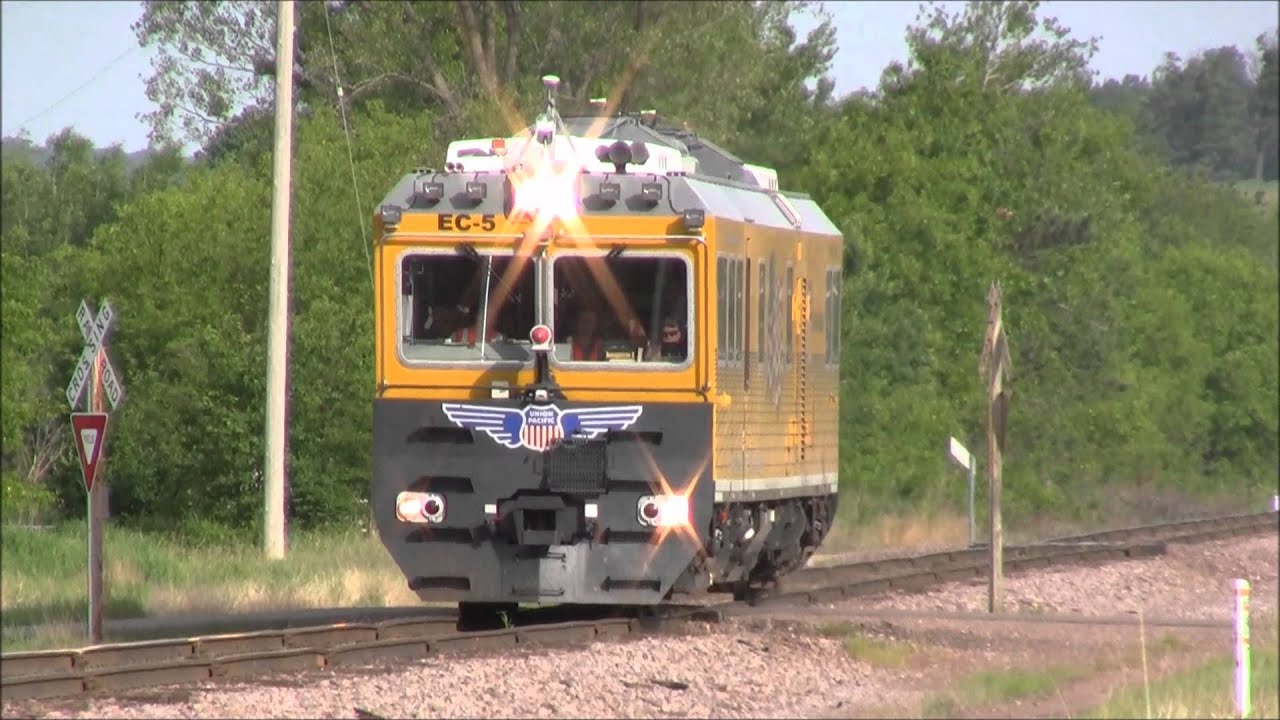 EC-5 Geometry Car - YouTube