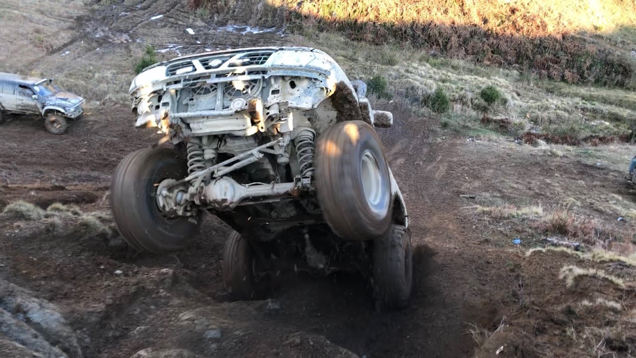 [OFF ROAD PARVA ] Toyota vs Nissan vs Jeep REAL OFF ROAD - YouTube