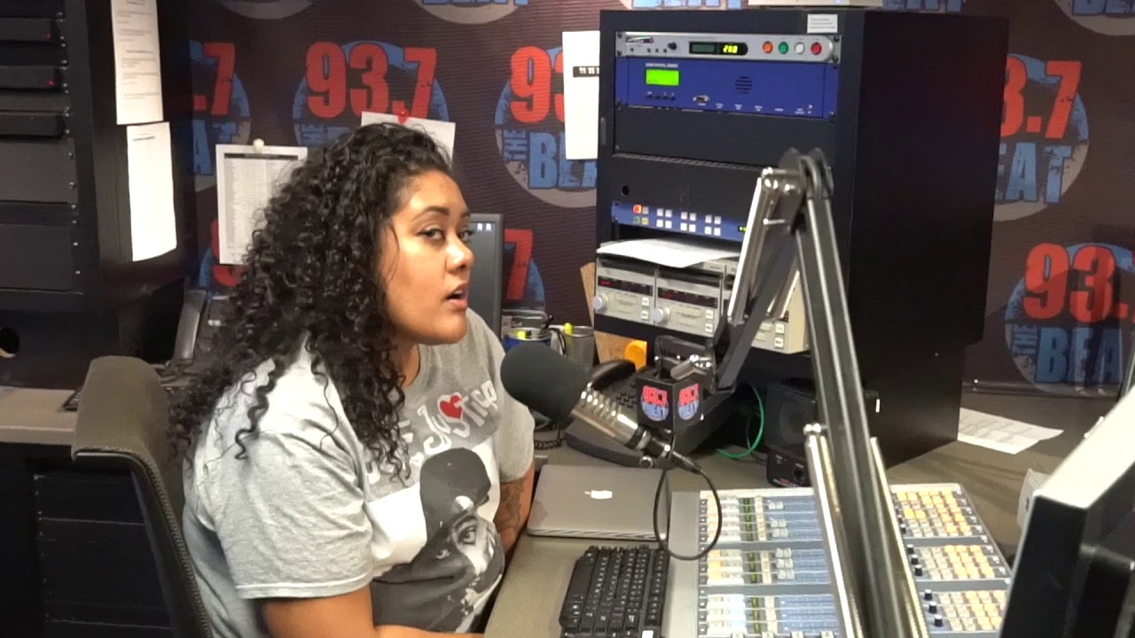 Comedian MO AMER at Houston Improv, Guesses my Race, Growing up as a ...