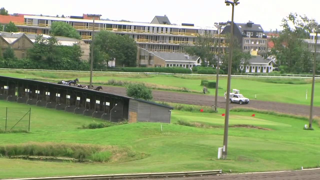 Zeemuis in Oostende op de paardenrenbaan - YouTube
