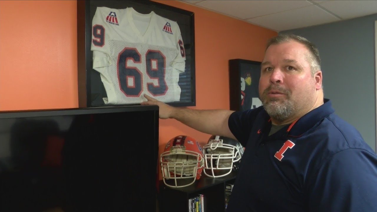 Illini Football Alumni Excited About Program - YouTube