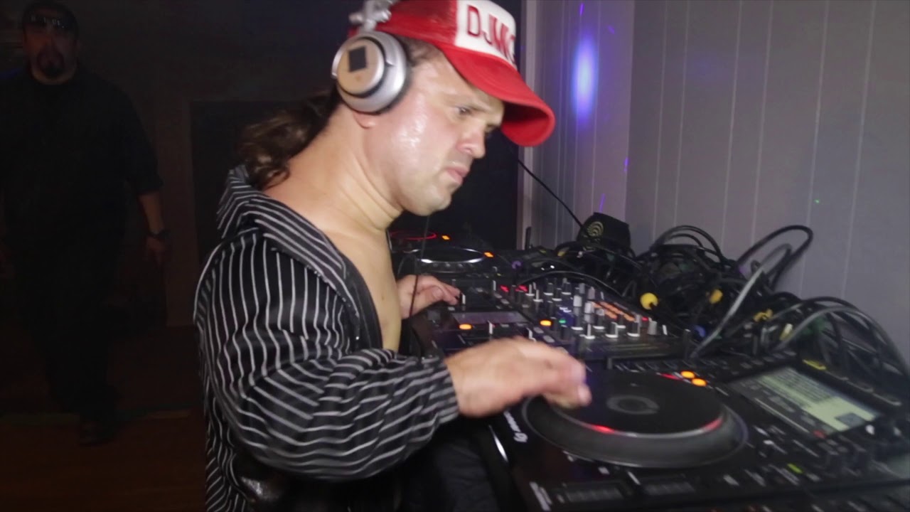 DJ MIGHTY MIKE MIDGET PARTY FESTIVALS EDC VEGAS DWARF BARTENDERS LITTLE ...