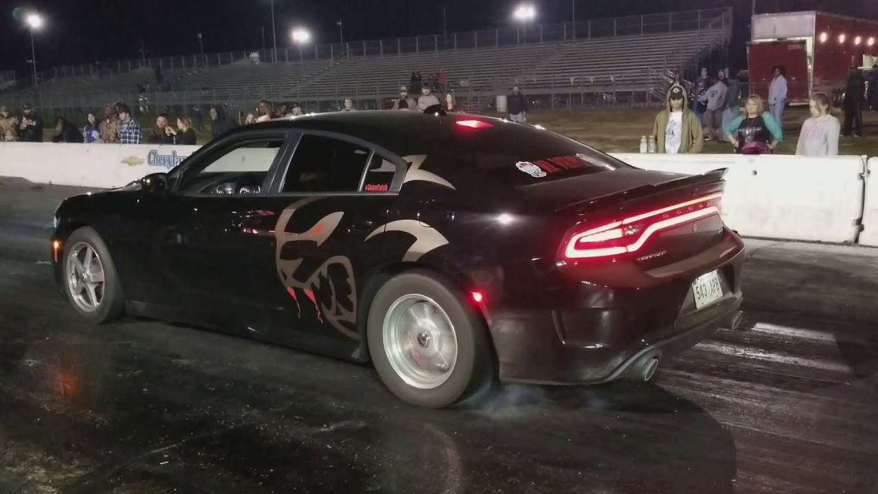 Hellcat vs CTS V (Battle Of The Superchargers) - YouTube