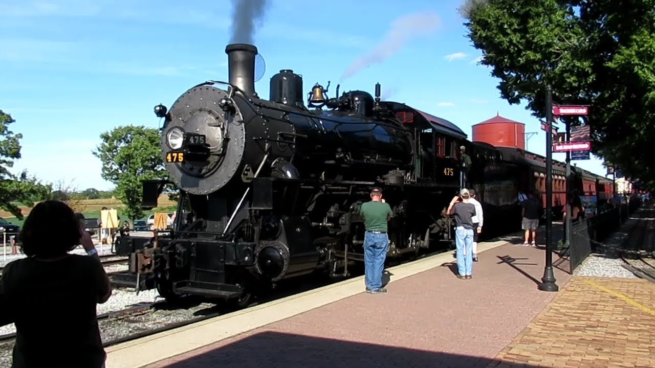 N&W 4-8-0 #475 and ex-NYC SW-8 diesel switcher #8618 - YouTube