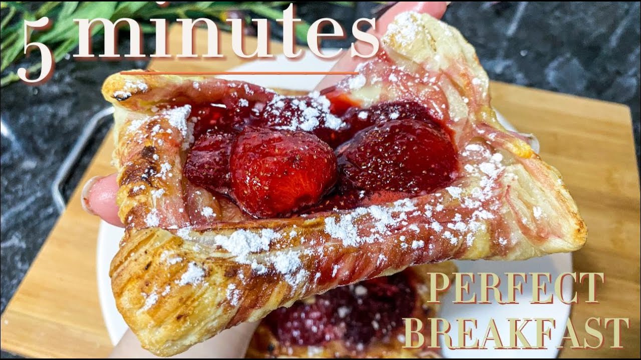 CREAMY STRAWBERRY BUNS IN 5 MINUTES - YouTube