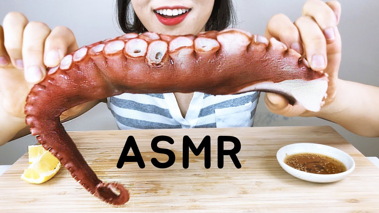 Octopus 문어 다리 통째로 SAVAGE Eating ASMR - YouTube